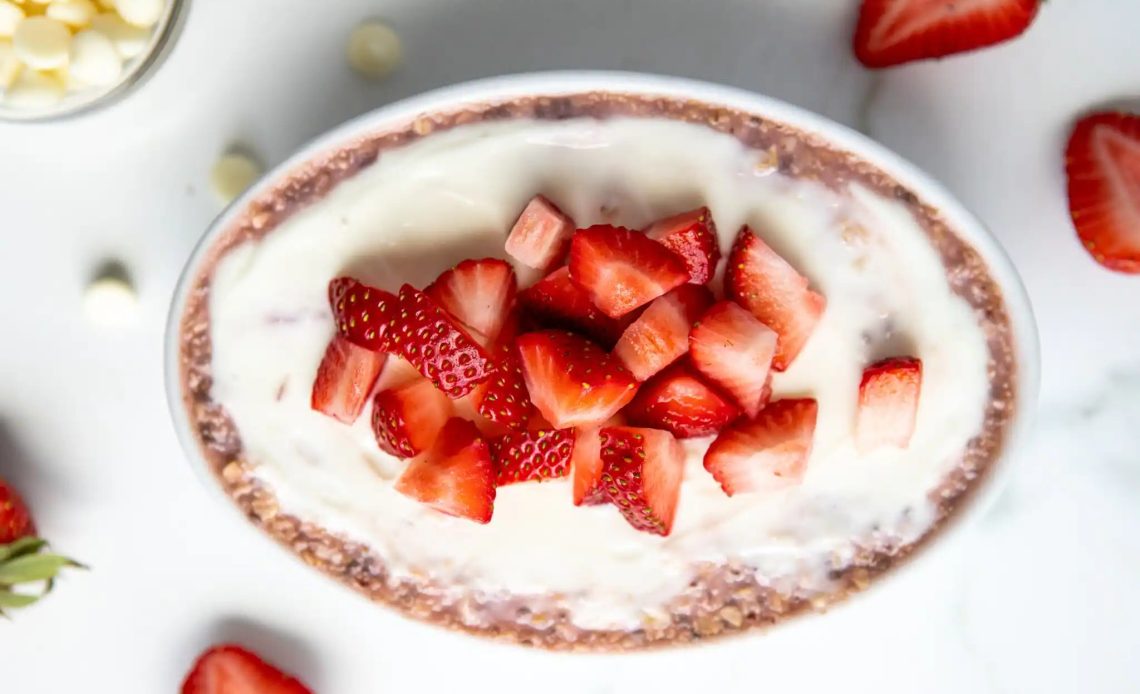 Tasty And Healthy Strawberries & Cream Protein Overnight Oats Recipe